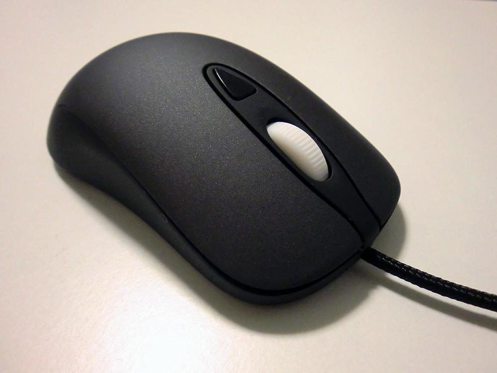 Kinzu V2 Perfekte Gaming Mouse für kleinere Hände